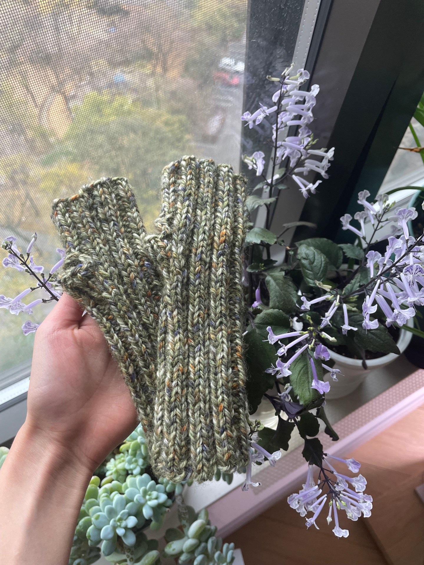 Ribbed Fingerless Mittens: Free Knitting Pattern – Joy 2 Create