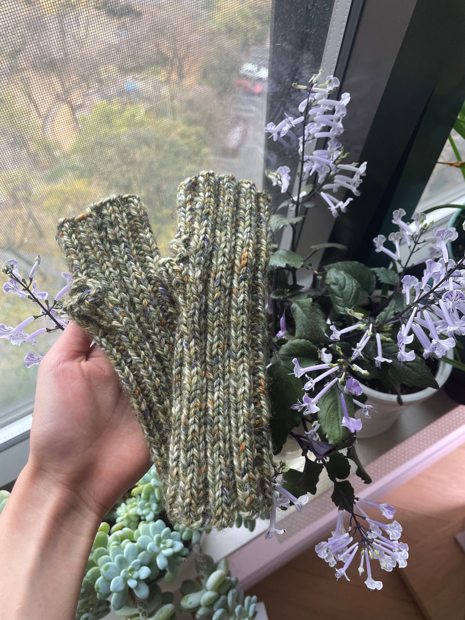 Ribbed Fingerless Mittens: Free Knitting Pattern – Joy 2 Create